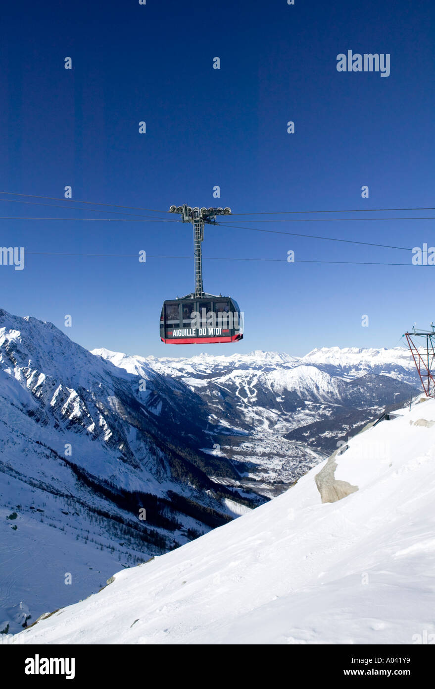 Chamonix cable car hi-res stock photography and images - Alamy