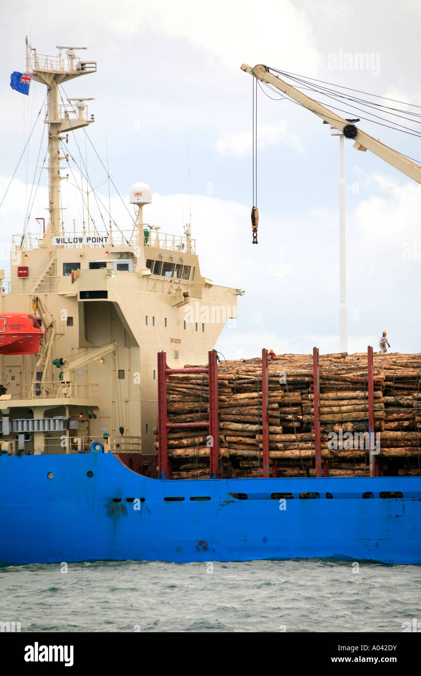 Bulk cargo ship timber load hi-res stock photography and images - Alamy