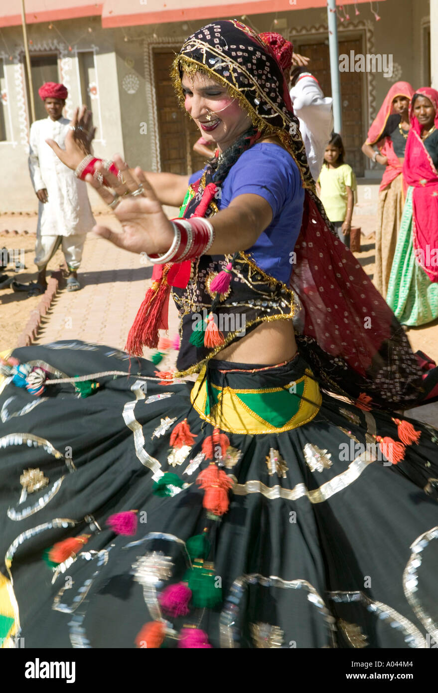 Woman Dancer of Rajasthani Dance troupe, Pushkar, Rajasthan, India ...