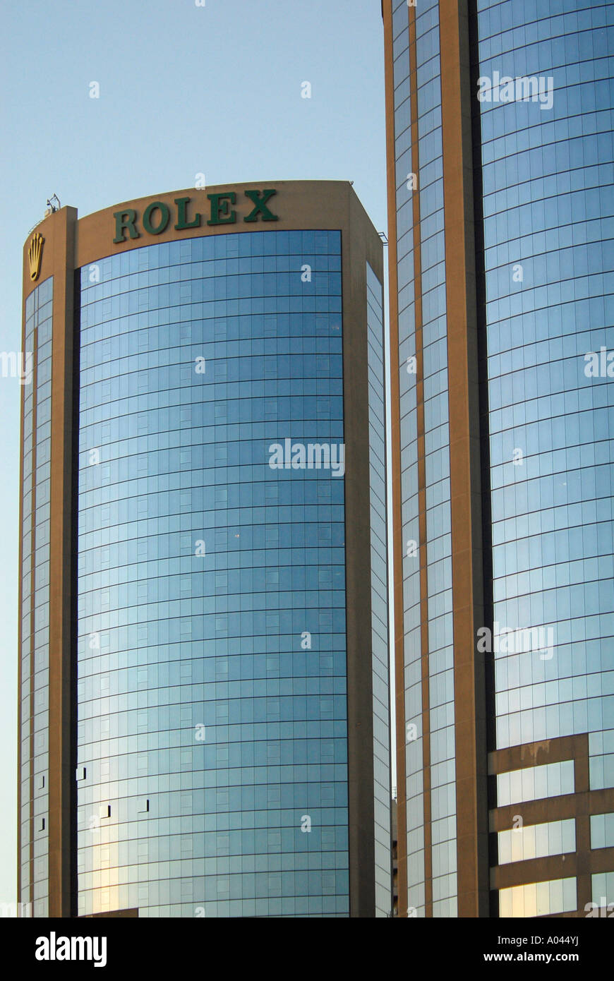Rolex building Dubai grows each minute Beautiful buildings are built ...