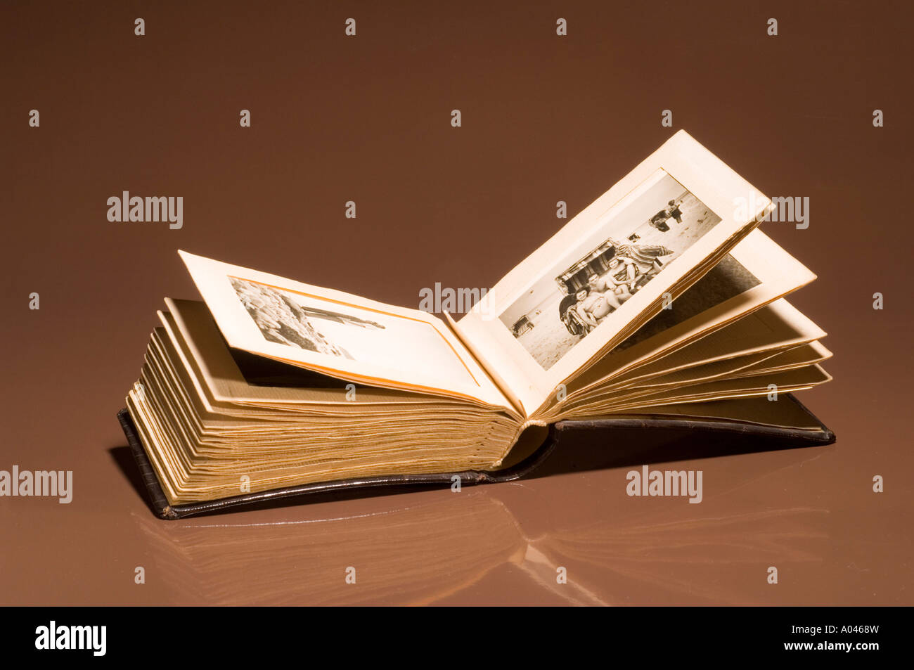 Old photo photo album Stock Photo - Alamy
