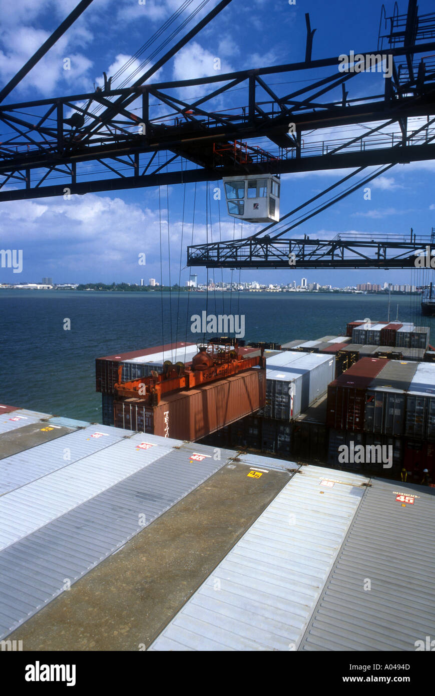 Containership operations in port of San Juan PR Stock Photo - Alamy
