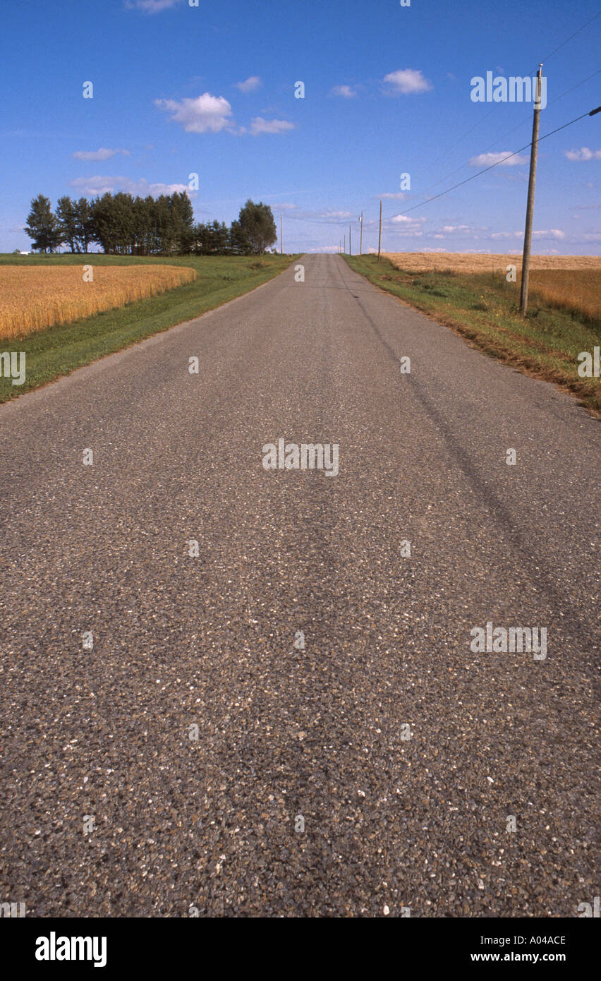 Country road canada hi-res stock photography and images - Alamy