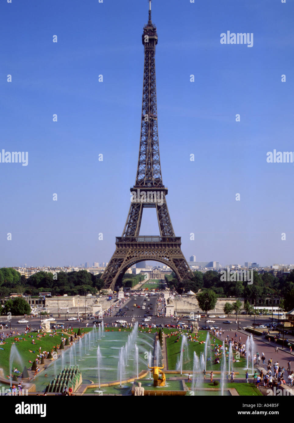 The eifel tower hi-res stock photography and images - Alamy