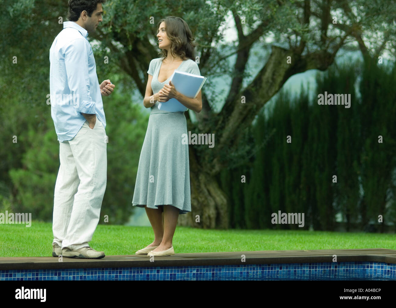 Trees two profiles hi-res stock photography and images - Alamy