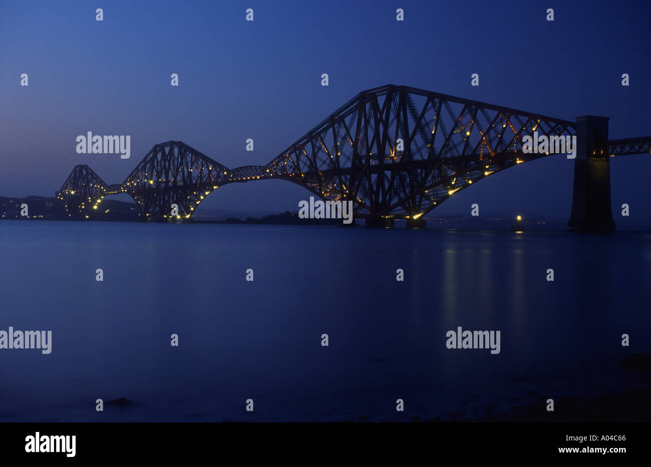 Forth bridge and light tower hi-res stock photography and images - Alamy