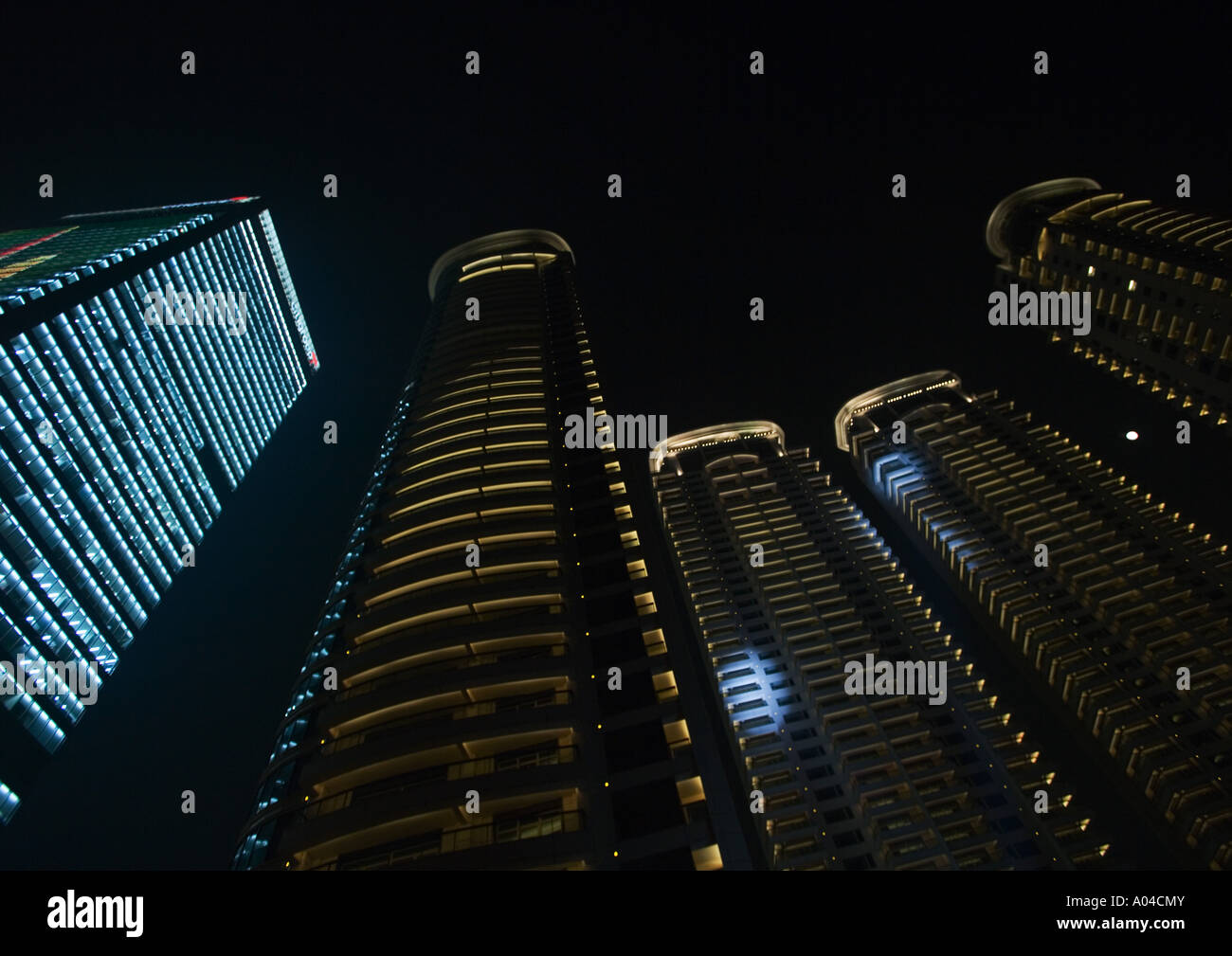 Skycrapers from below hi-res stock photography and images - Alamy