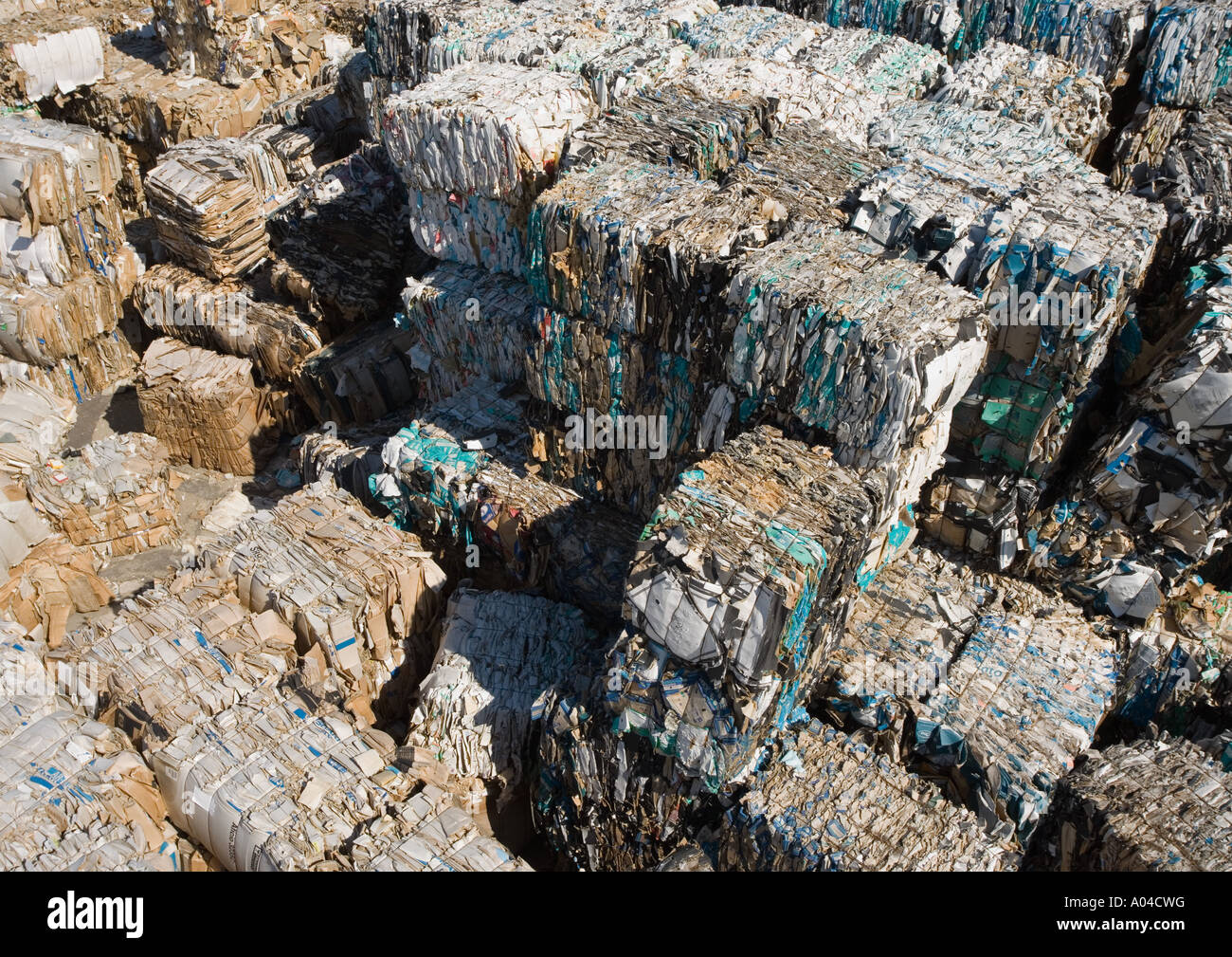 Bales used paper cardboard hi-res stock photography and images - Alamy