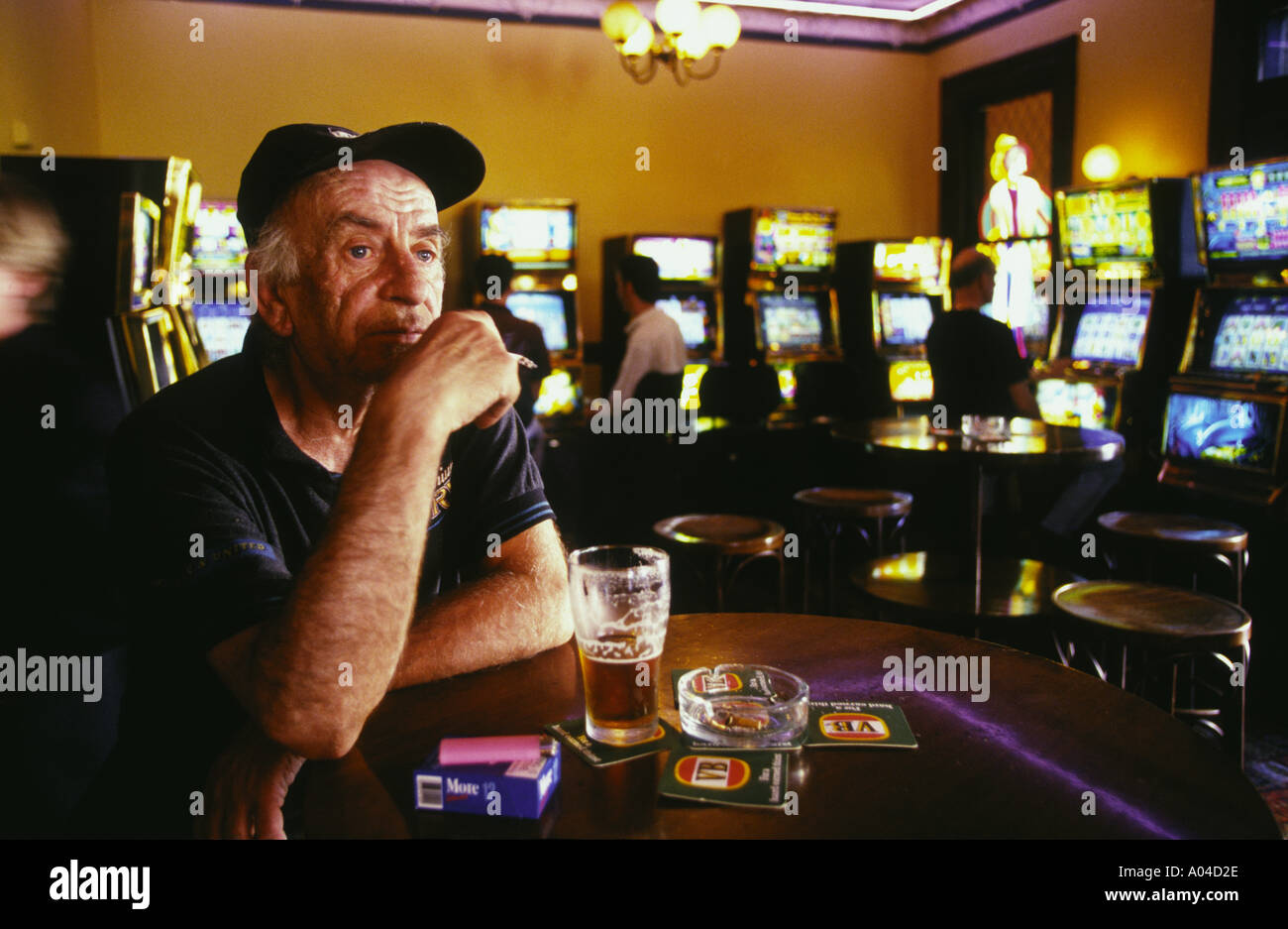 Australian pub drinks hi-res stock photography and images - Alamy