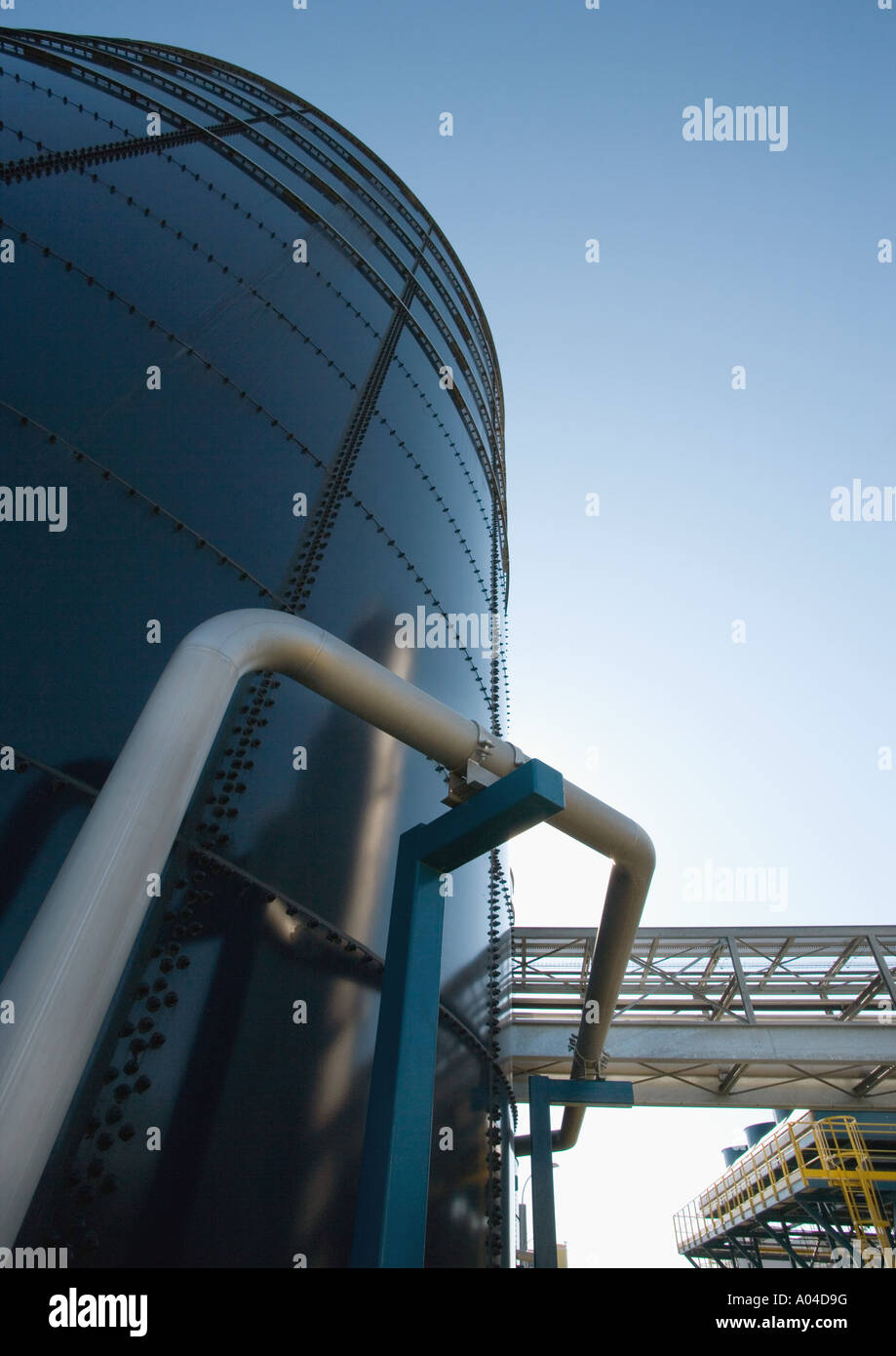 Elevated walkway factory hi-res stock photography and images - Alamy