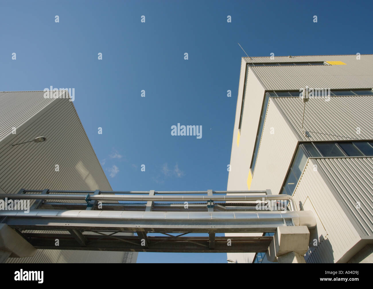 Elevated walkway factory hi-res stock photography and images - Alamy
