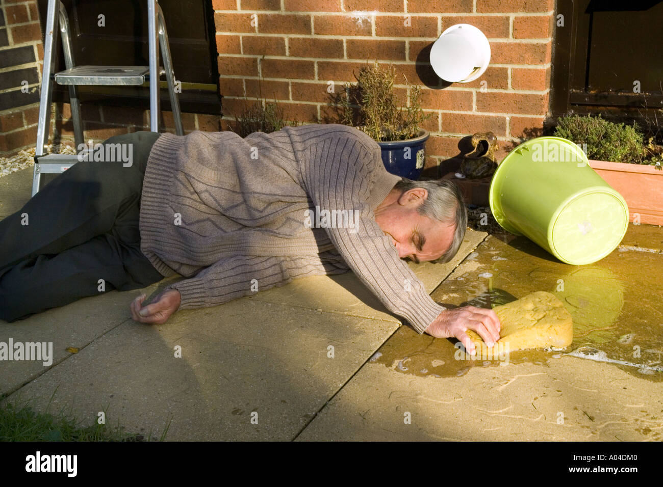 Man unconscious accident fall hi-res stock photography and images - Alamy