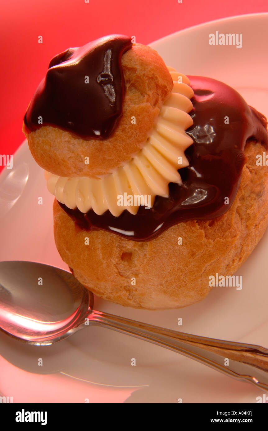 Religieuse cake hi-res stock photography and images - Alamy