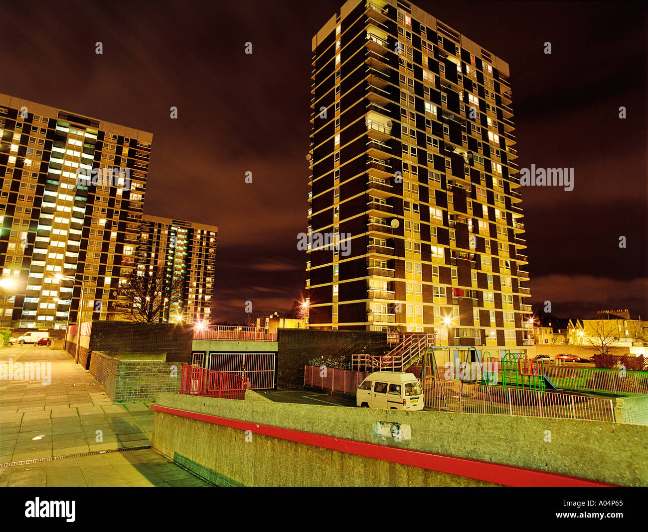Empty streets blocks flats hi-res stock photography and images - Alamy