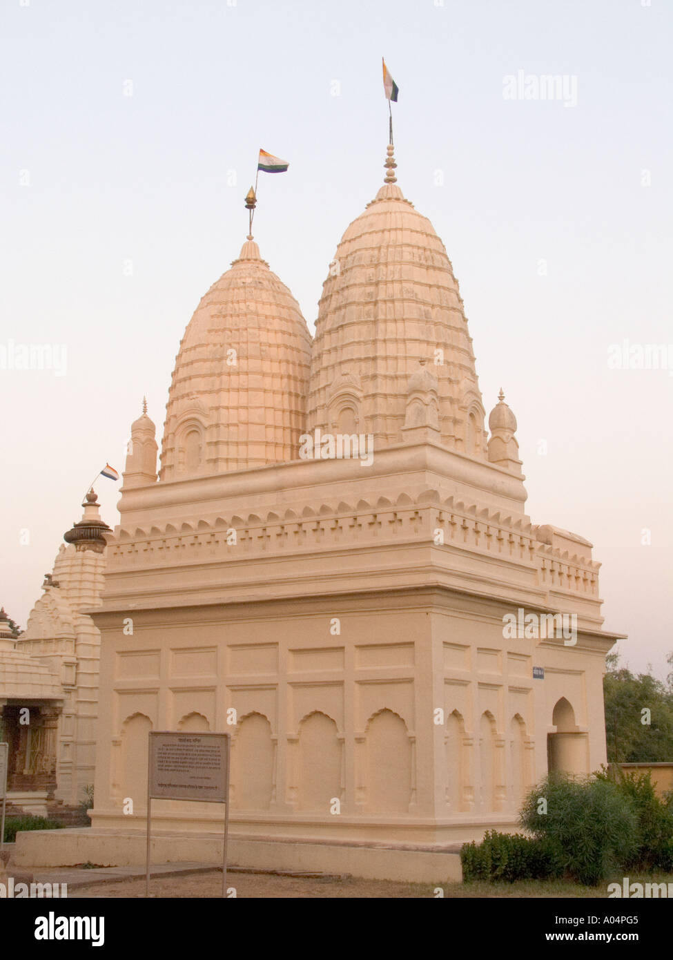KHAJURAHO MADHYA PRADESH INDIA ASIA Parshvanatha the largest temple in ...
