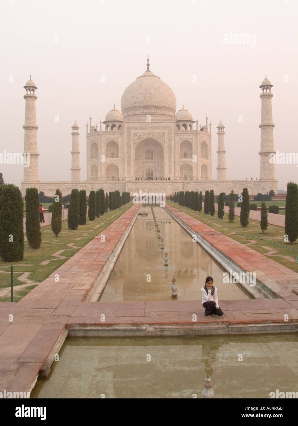 Taj mahal architectural features hi-res stock photography and images ...