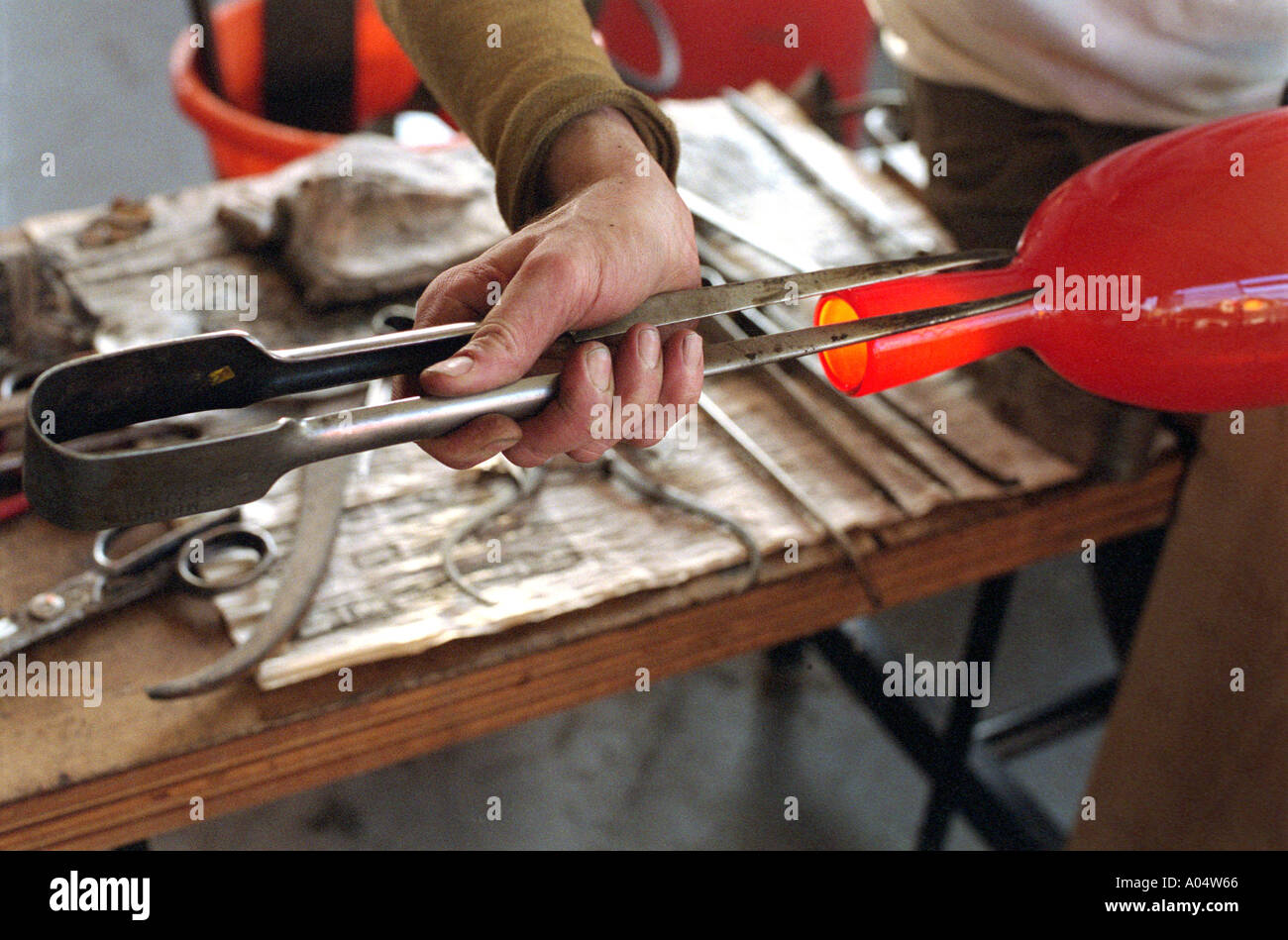 Glassblower Uk Stock Photos & Glassblower Uk Stock Images - Alamy