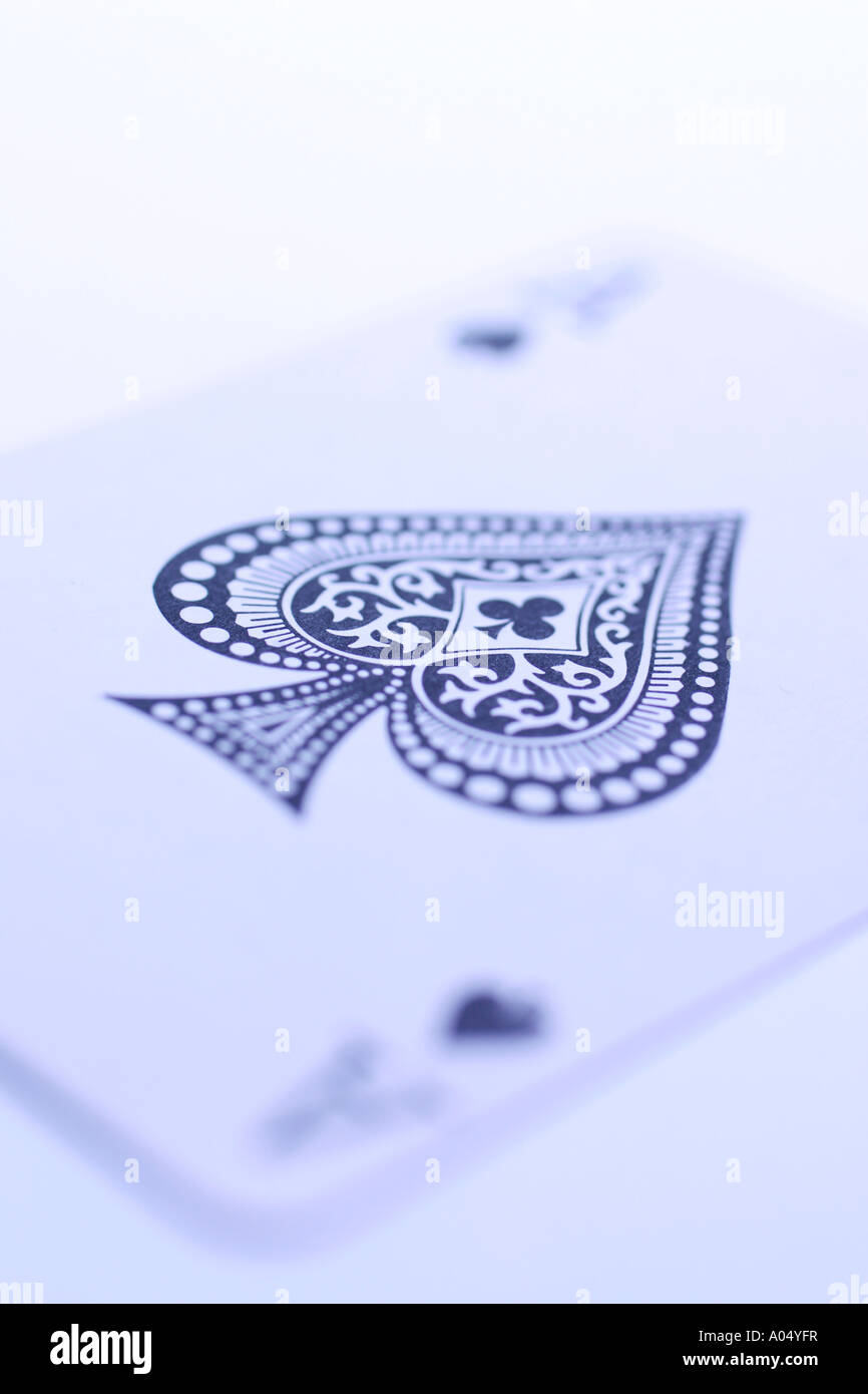 Spade playing card hi-res stock photography and images - Alamy