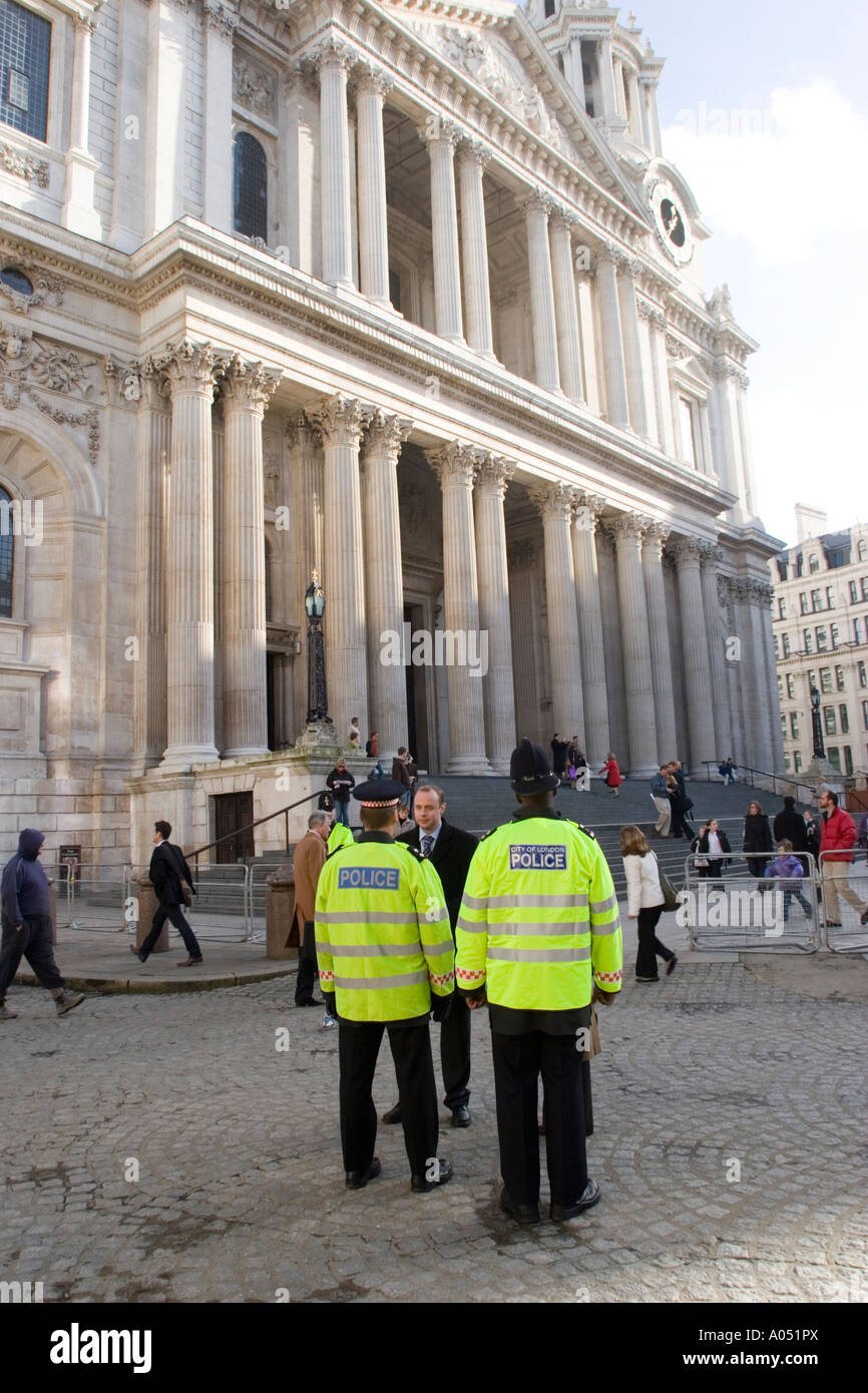City of London Police on duty outside Saint Paul's Cathedral Stock ...