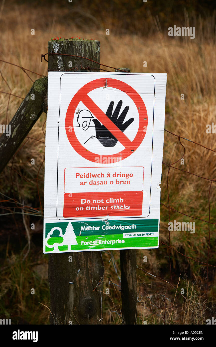 Timber warning sign hi-res stock photography and images - Alamy