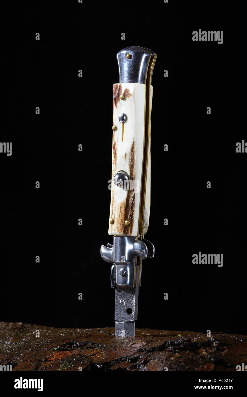 Switchblade knife hi-res stock photography and images - Alamy