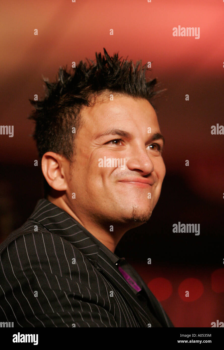Pop singer peter andre hi-res stock photography and images - Alamy