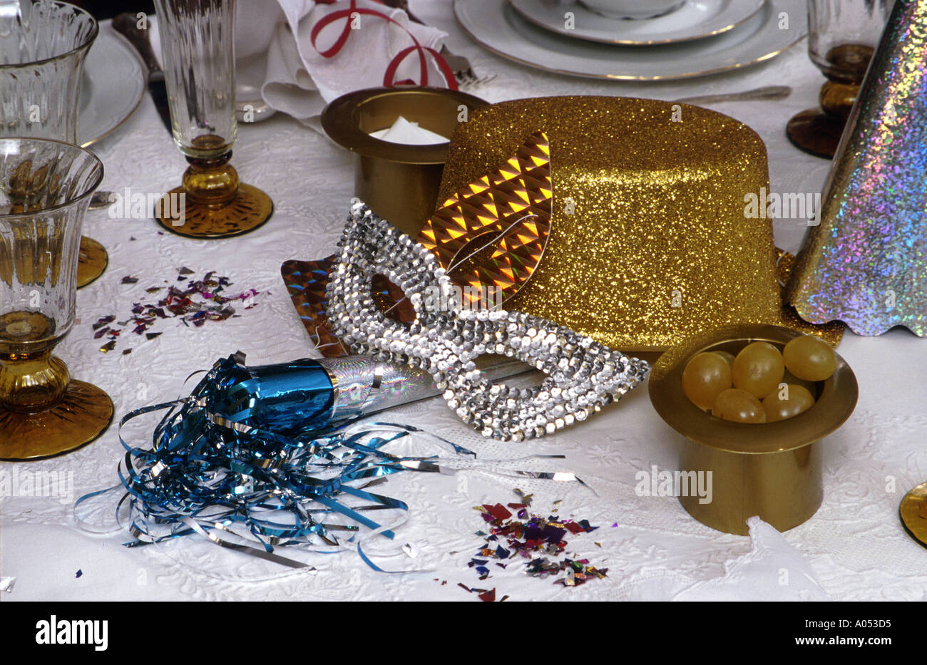 After party drinks empty hi-res stock photography and images - Alamy