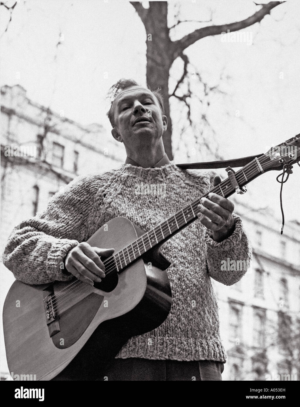 Folk singer hi-res stock photography and images - Alamy