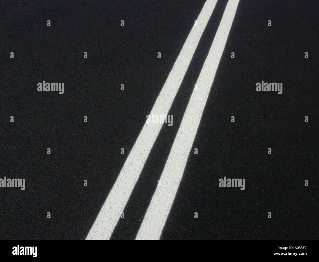 White line in roadway Stock Photo - Alamy