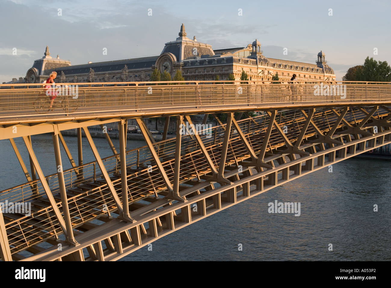 Bridge Solférino. Architecte Marc Mimram 1999. Paris France Stock Photo ...