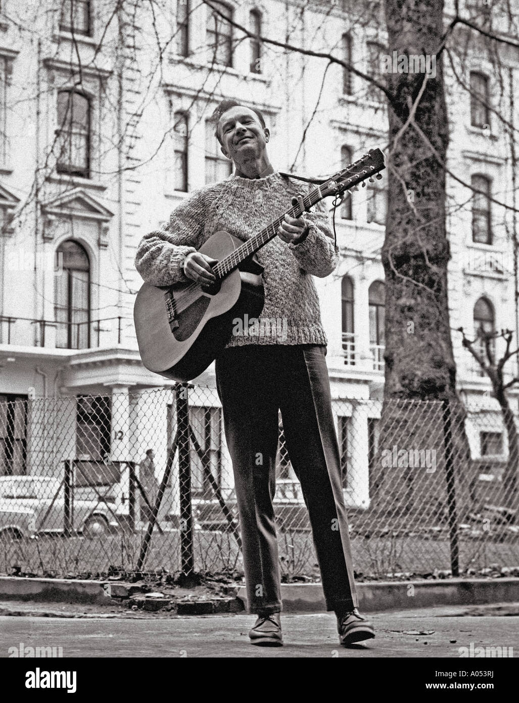 PETE SEEGER US folk singer about 1967 Stock Photo - Alamy