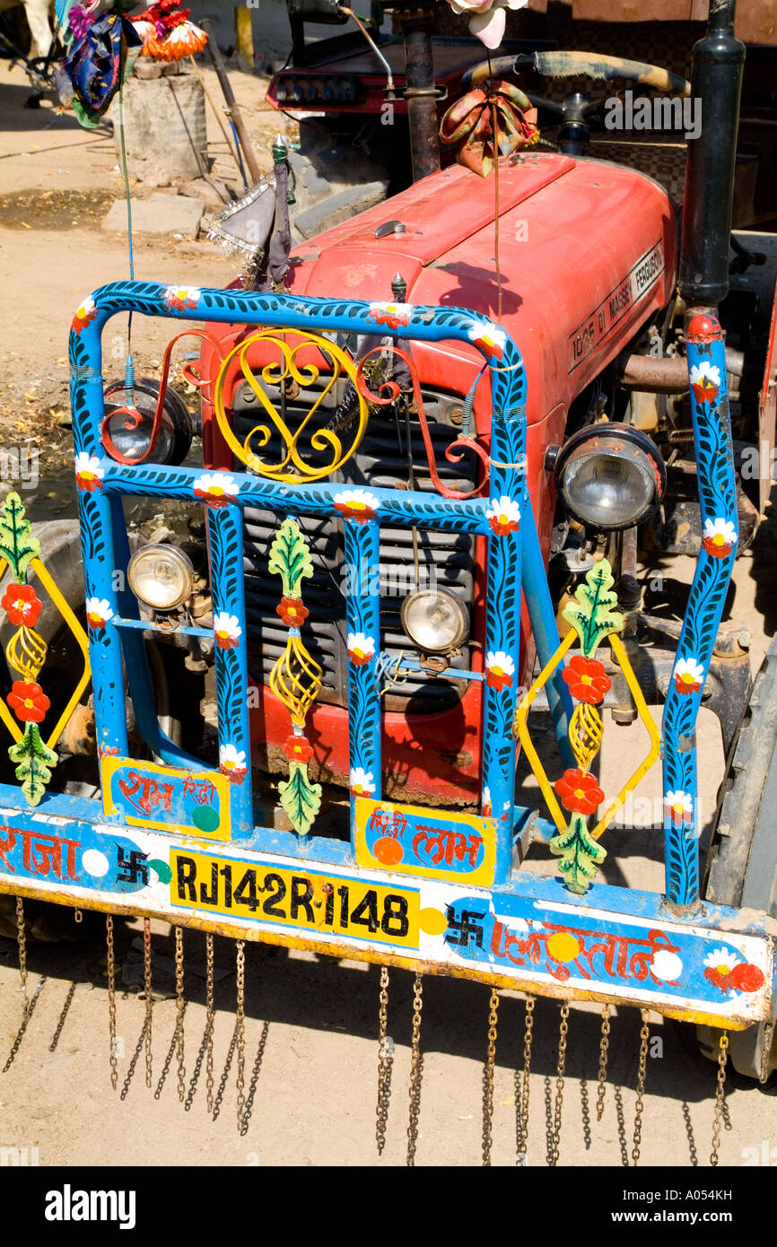 Crazy colors of transportation tractor than carries people in Jaipur ...