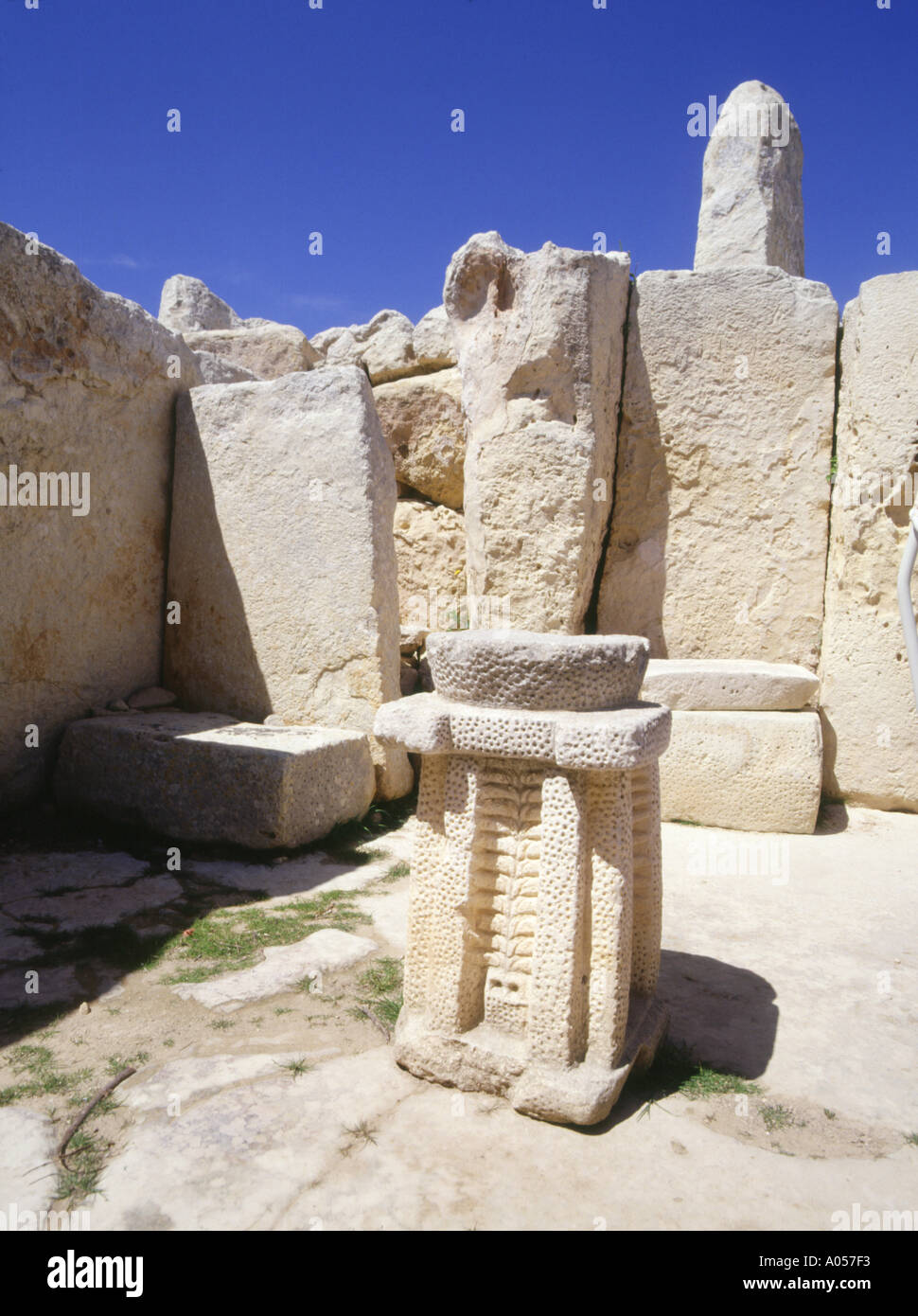 dh HAGAR QIM MALTA Neolithic temple ruins stonewall slabs stone ...