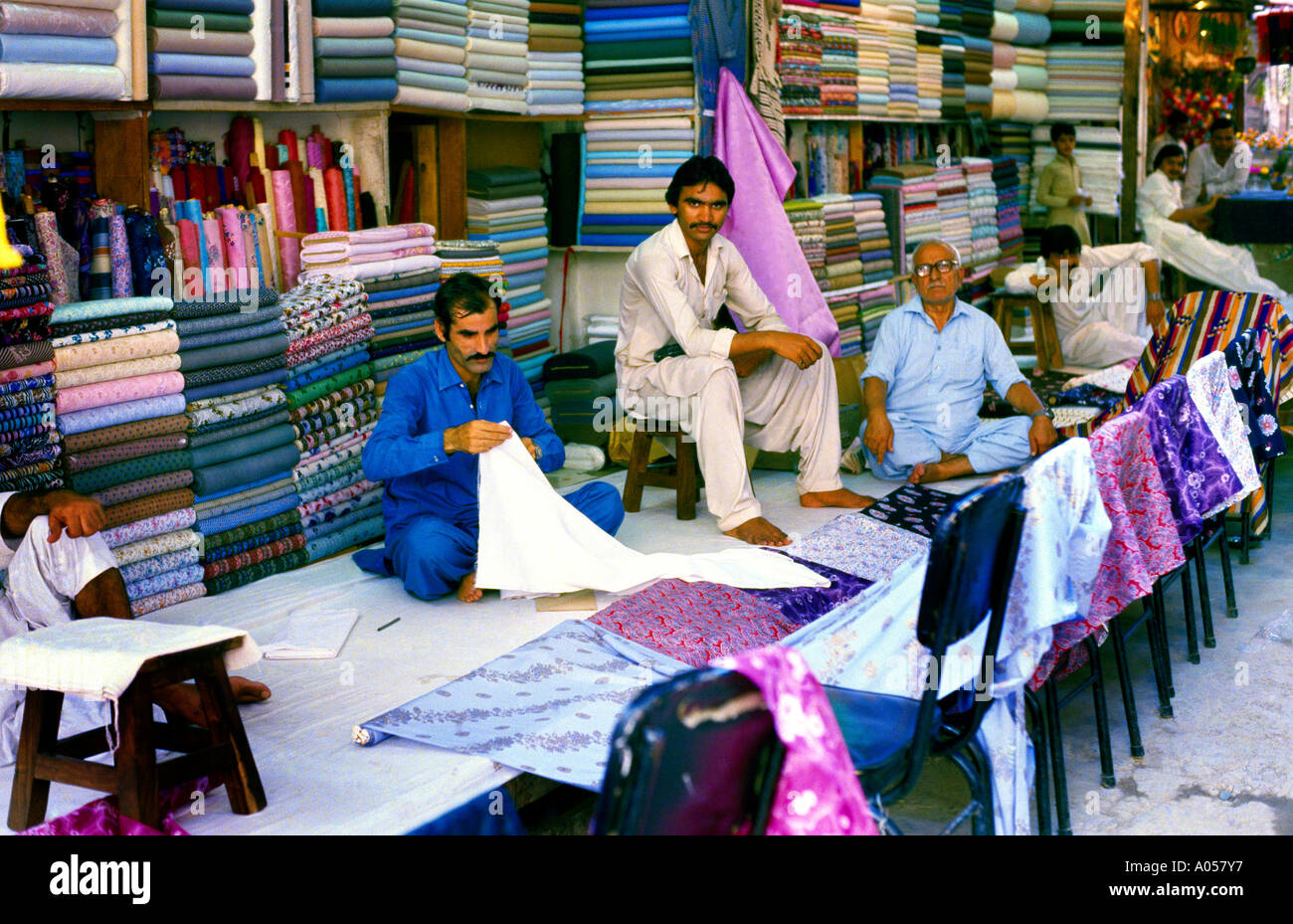 Lahore pakistan market hi-res stock photography and images - Alamy