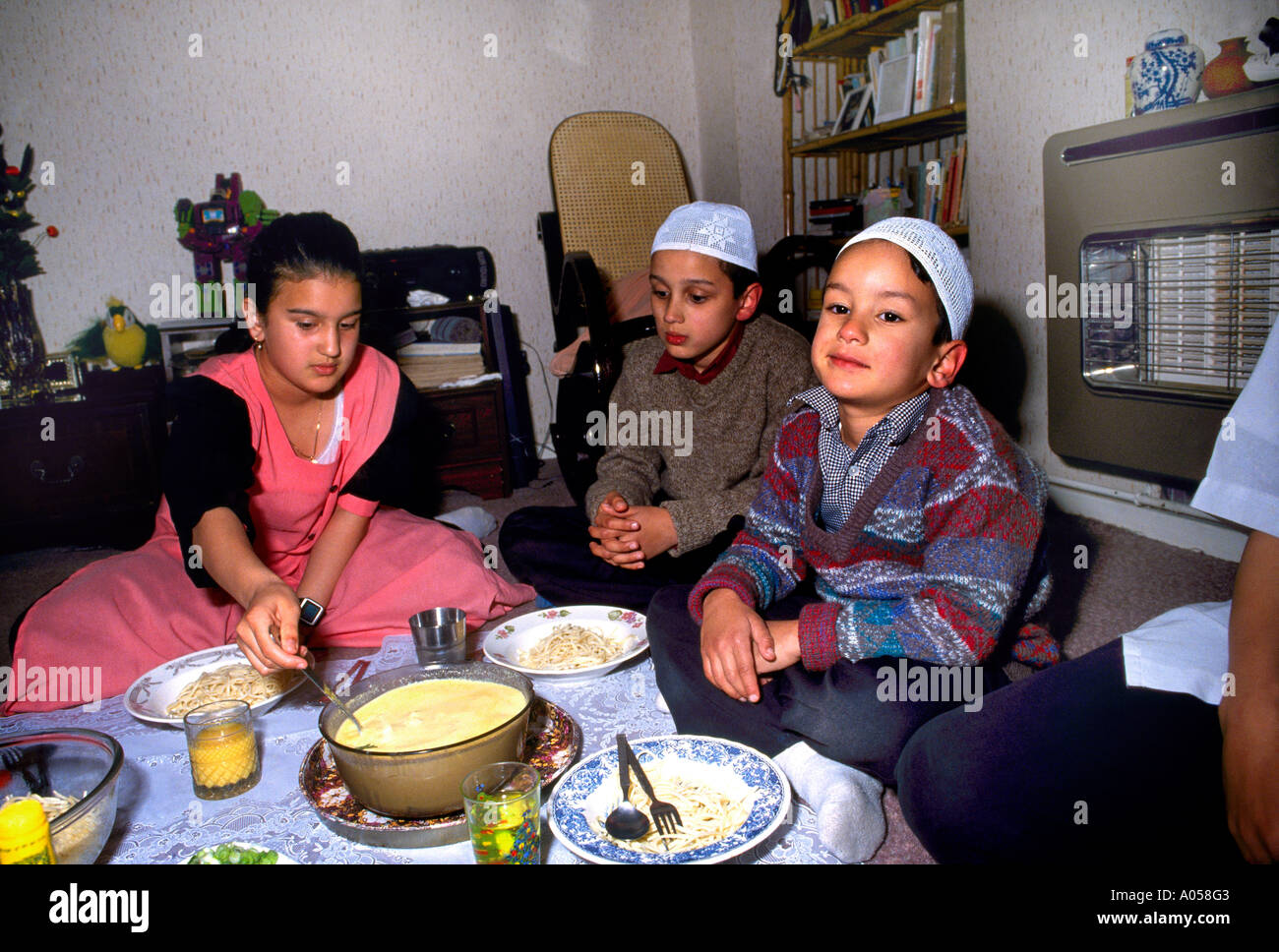 Clapton London Muslim Family Breaking Fast Ramadan Stock Photo - Alamy
