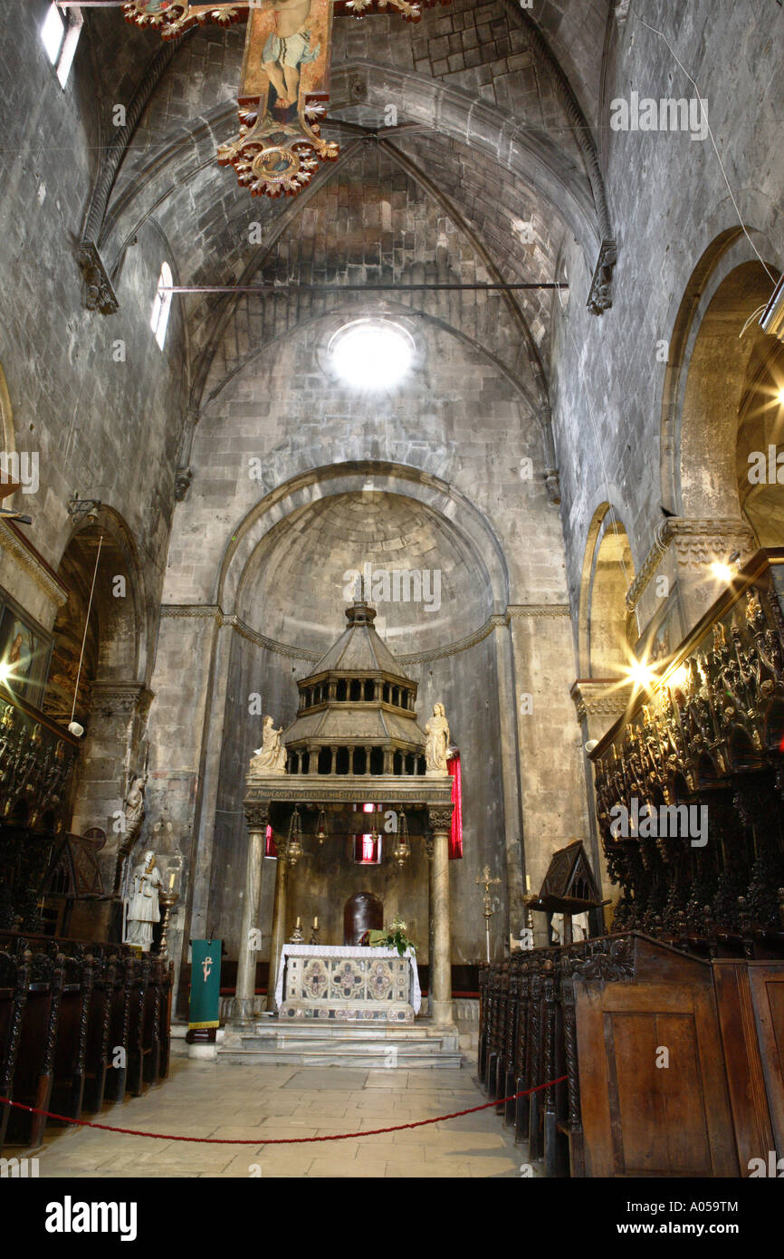 Interior cathedral st lawrence trogir hi-res stock photography and ...