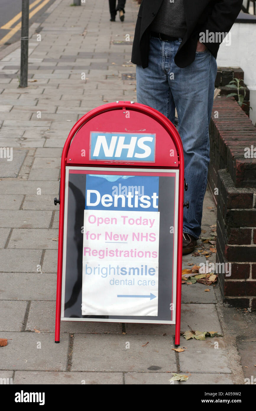 NHS dentist sign in street Stock Photo - Alamy