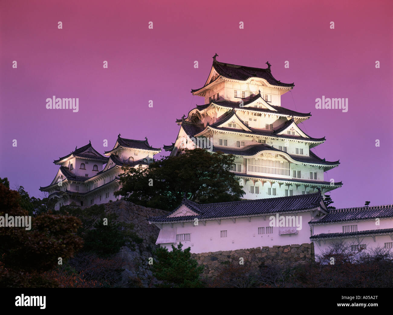 Himeji japan dusk himeji castle hi-res stock photography and images - Alamy