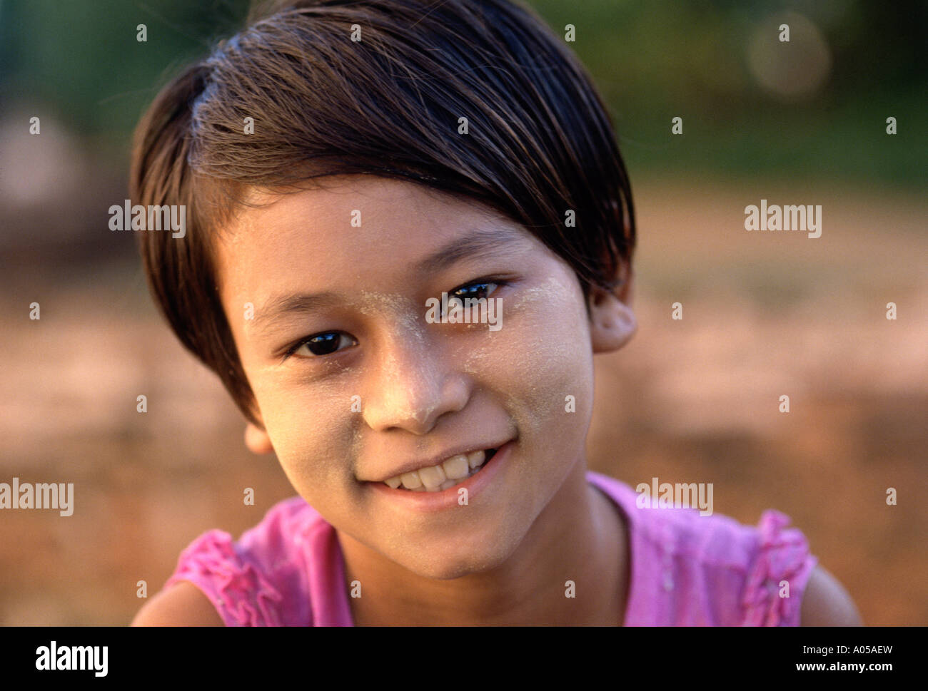 Local girl bagan myanmar burma hi-res stock photography and images - Alamy