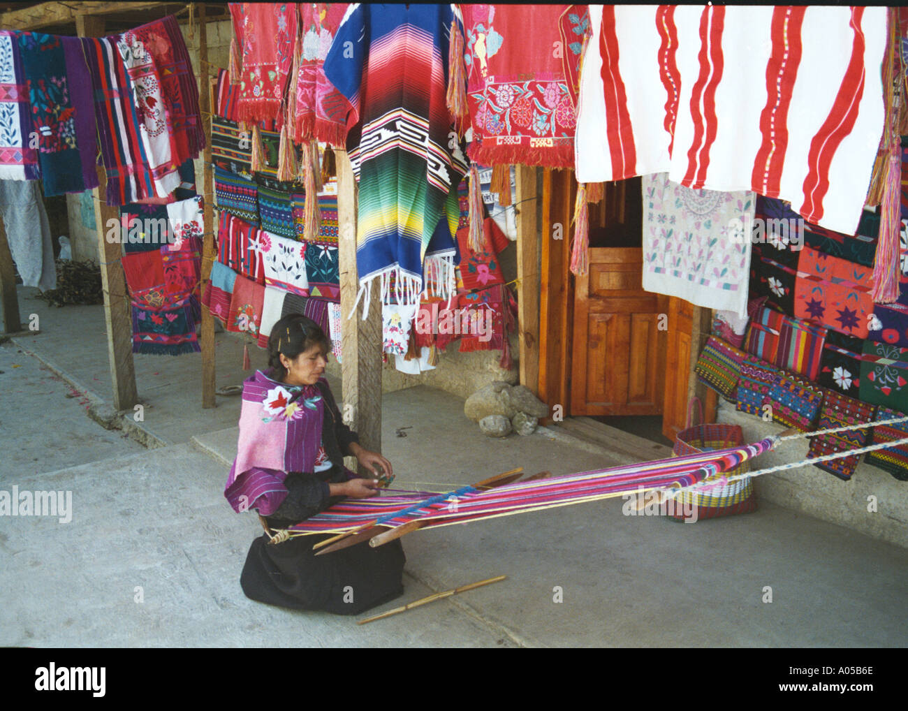 Girl weaving chiapas hi-res stock photography and images - Alamy