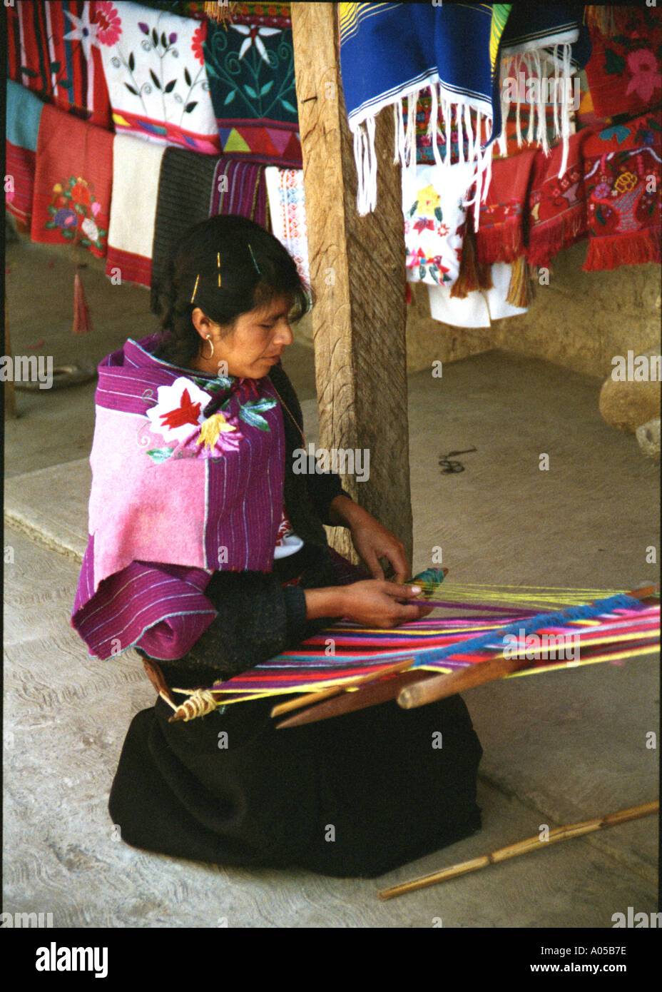 Girl weaving chiapas hi-res stock photography and images - Alamy