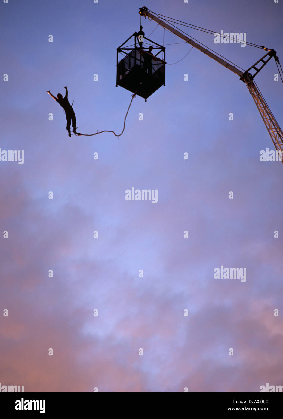 Bungee jumping from a crane hi-res stock photography and images - Alamy