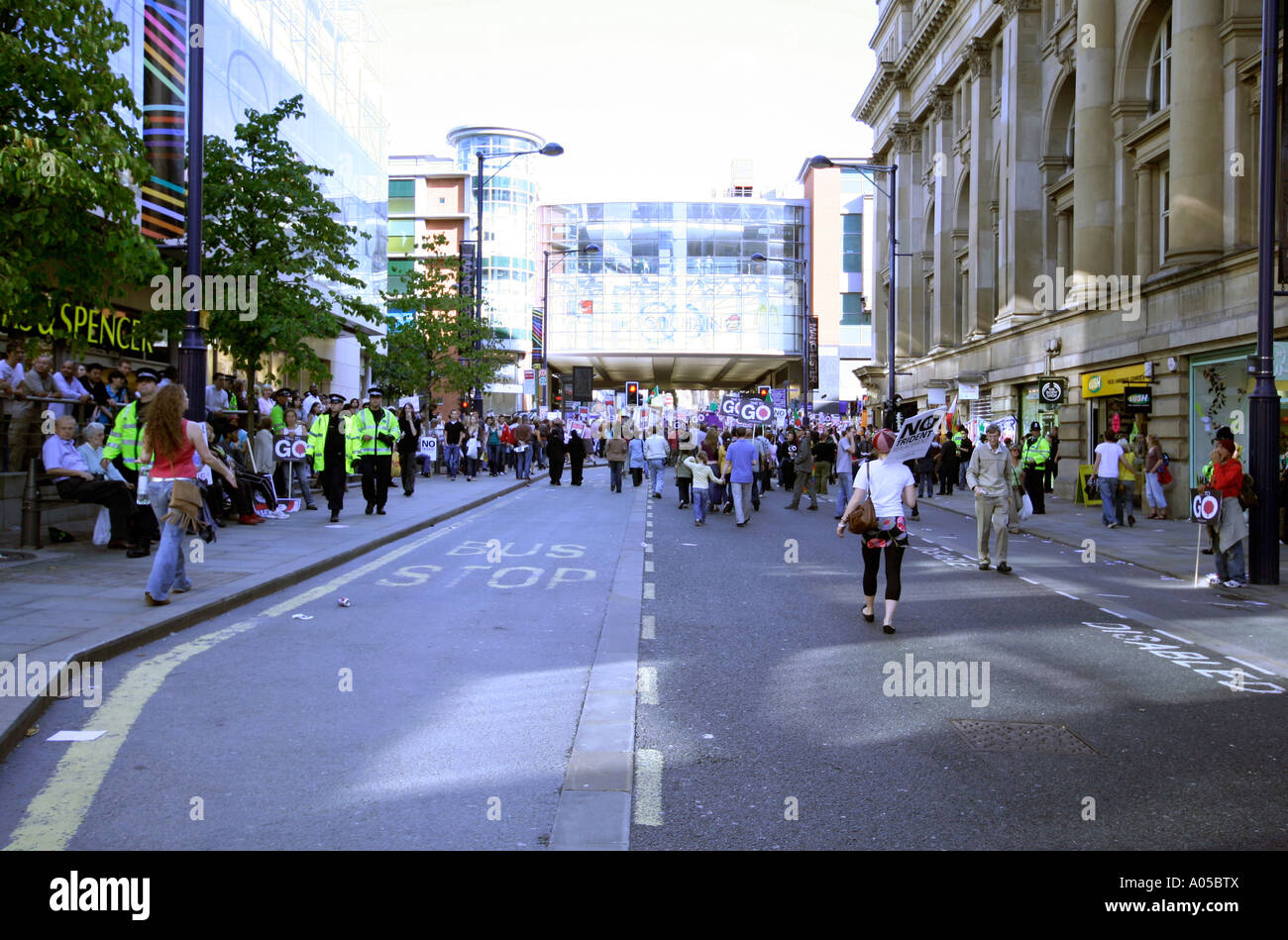 British citizens protesting hi-res stock photography and images - Alamy