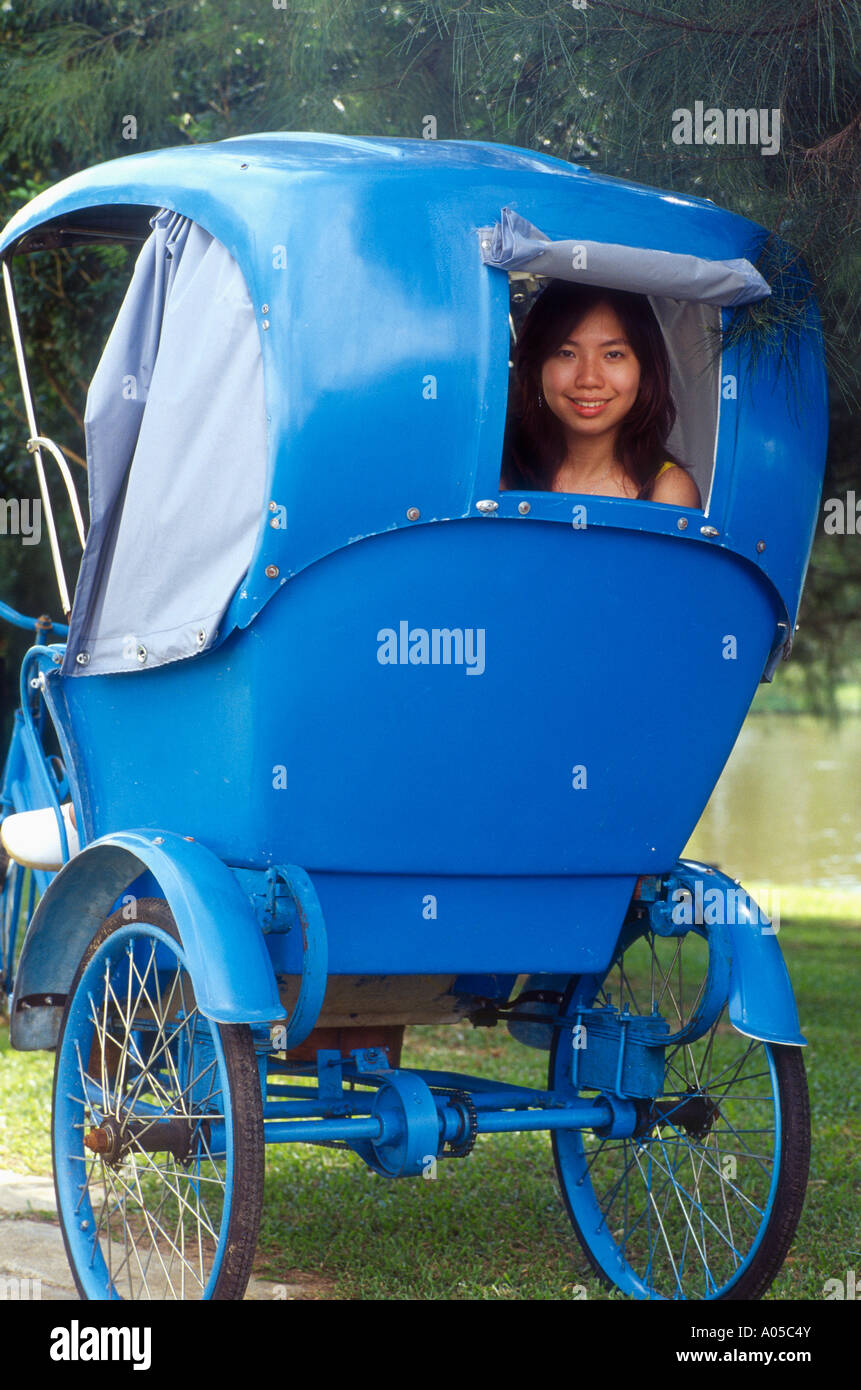 Singapore rickshaw hi-res stock photography and images - Alamy