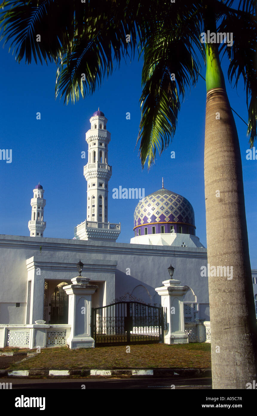 Sabah, Kota Kinabalu, Likas Mosque Stock Photo - Alamy