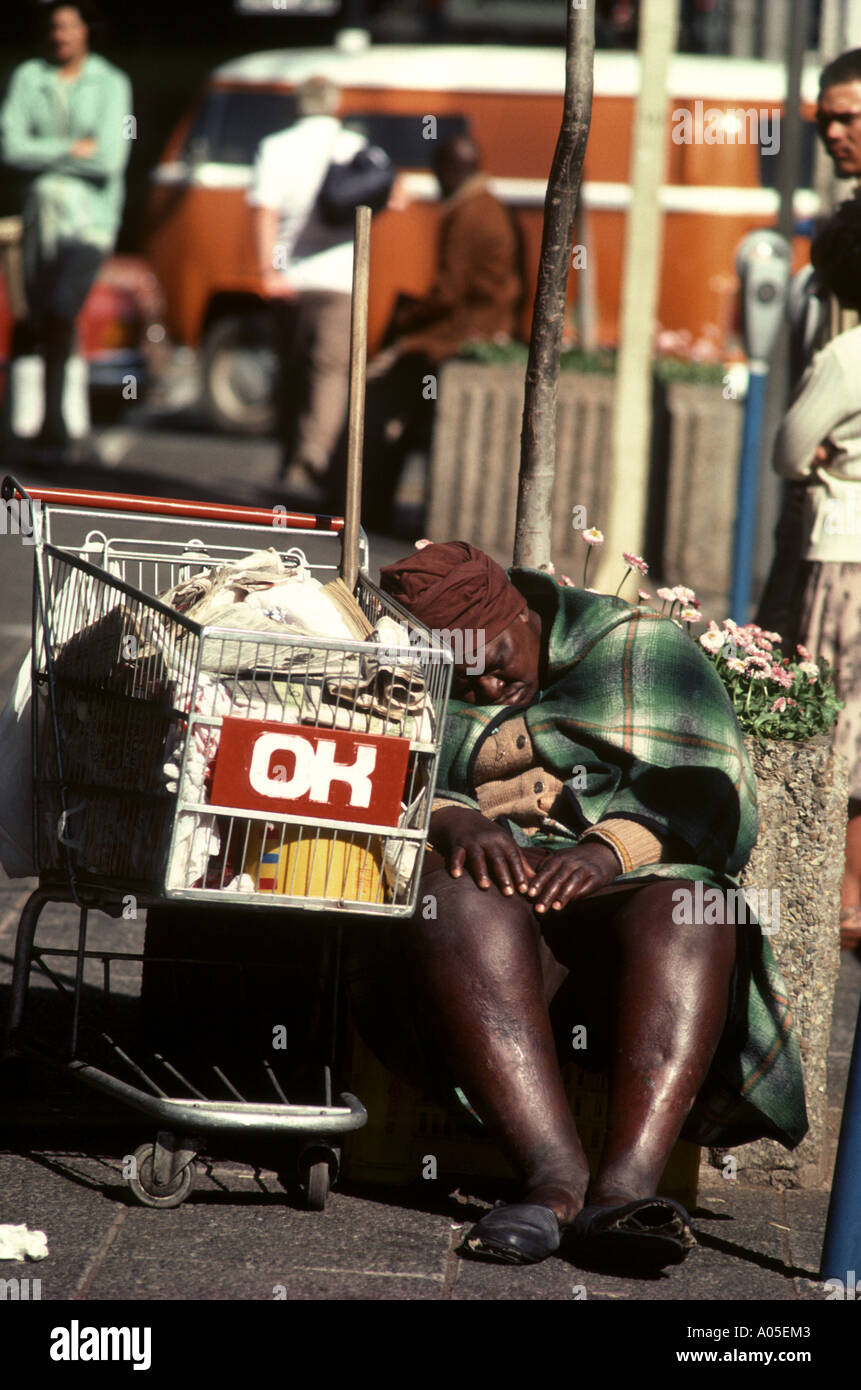 Bag lady homeless hi-res stock photography and images - Alamy