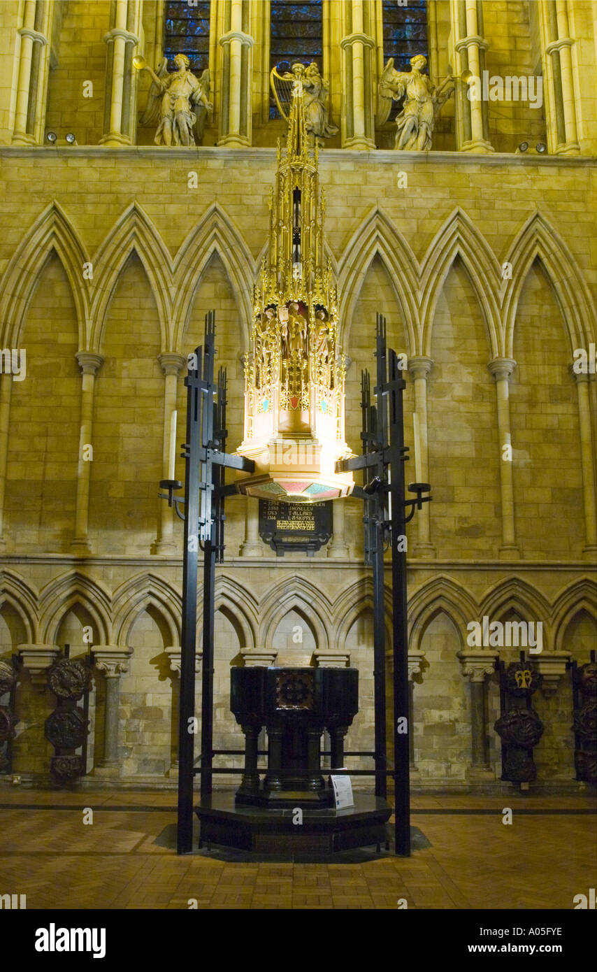 Southwark Cathedral - London Stock Photo - Alamy