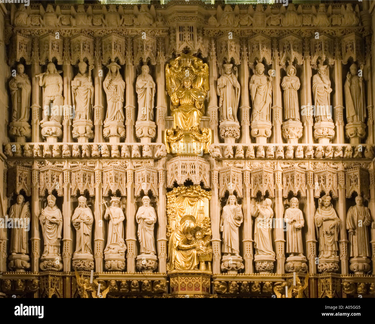 Alter statues hi-res stock photography and images - Alamy