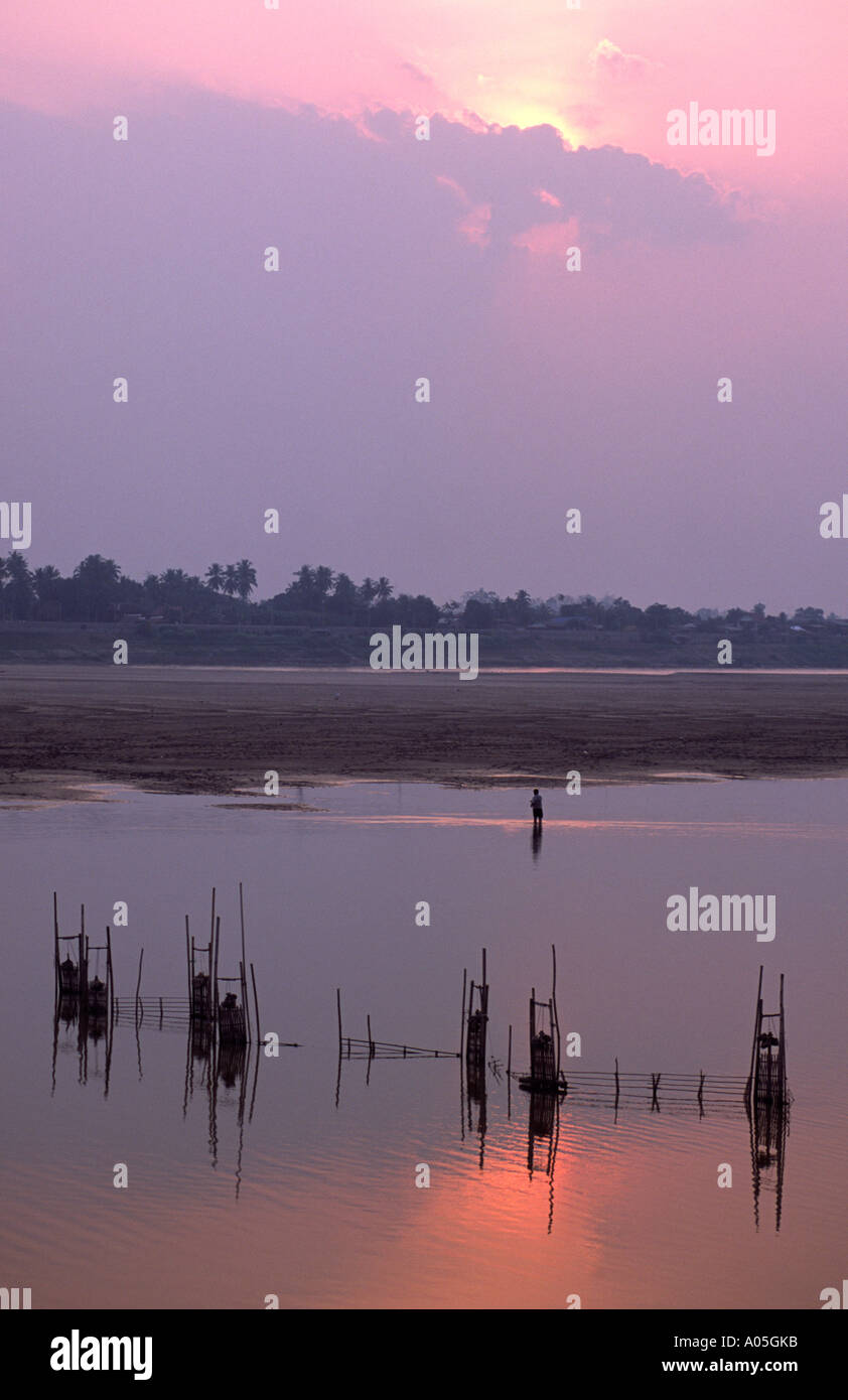 Fish traps. Mekong River, Vientiane, Laos Stock Photo - Alamy