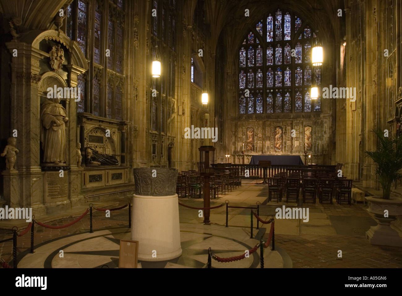 Gloucester cathedral gothic architecture hi-res stock photography and ...
